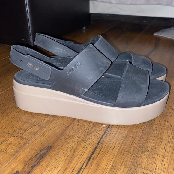 CROCS | Shoes | Crocs Brooklyn Platform Sandal W9 | Poshmark
